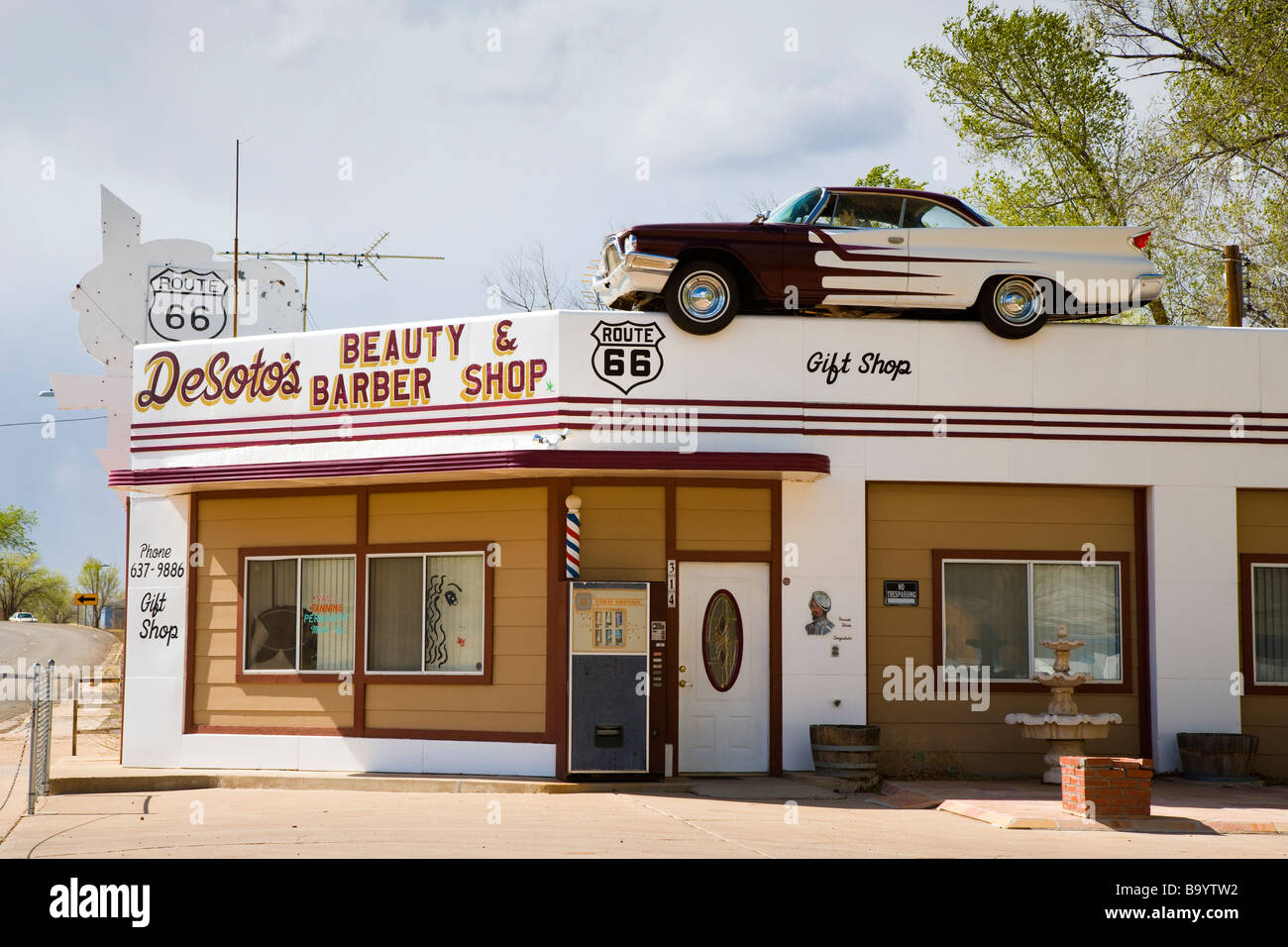 Route 66 gift and barber shop hi-res stock photography and images - Alamy