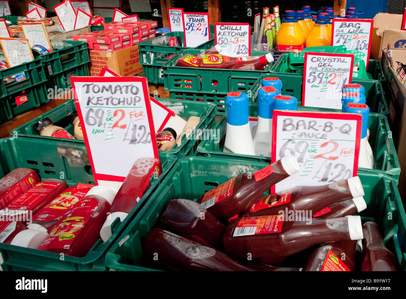 Cheap goods hi-res stock photography and images - Alamy