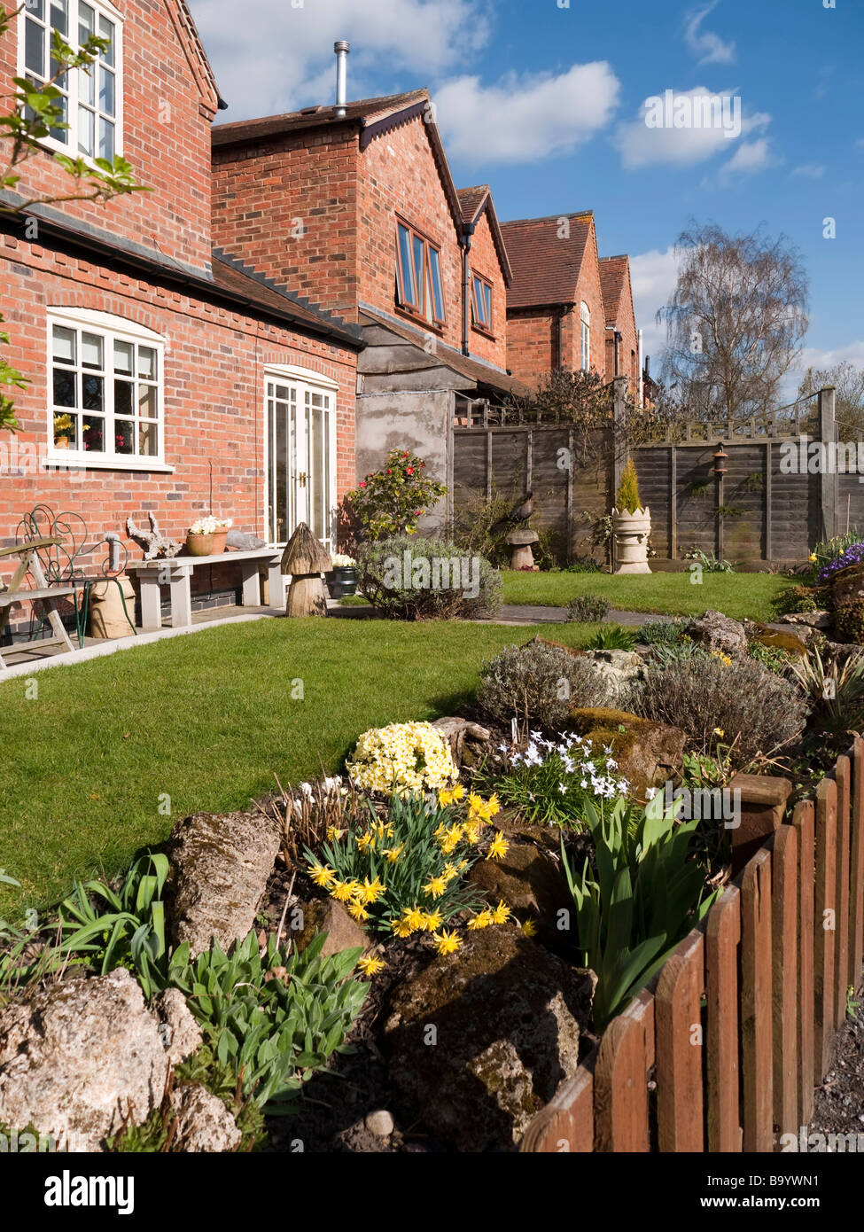 a picturesque cottage in the countryside Stock Photo - Alamy