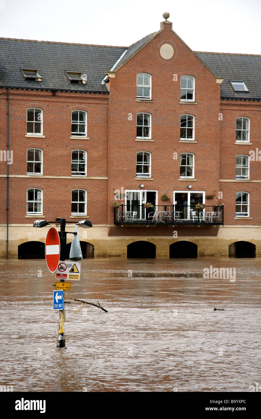 Flooding of the River Ouse with riverside housing developments in the ...