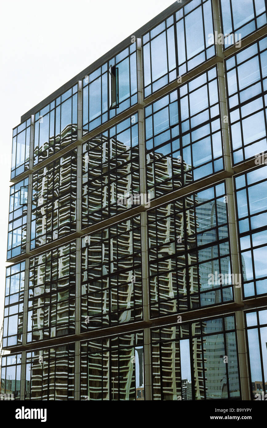 Reflection on building exterior Stock Photo - Alamy