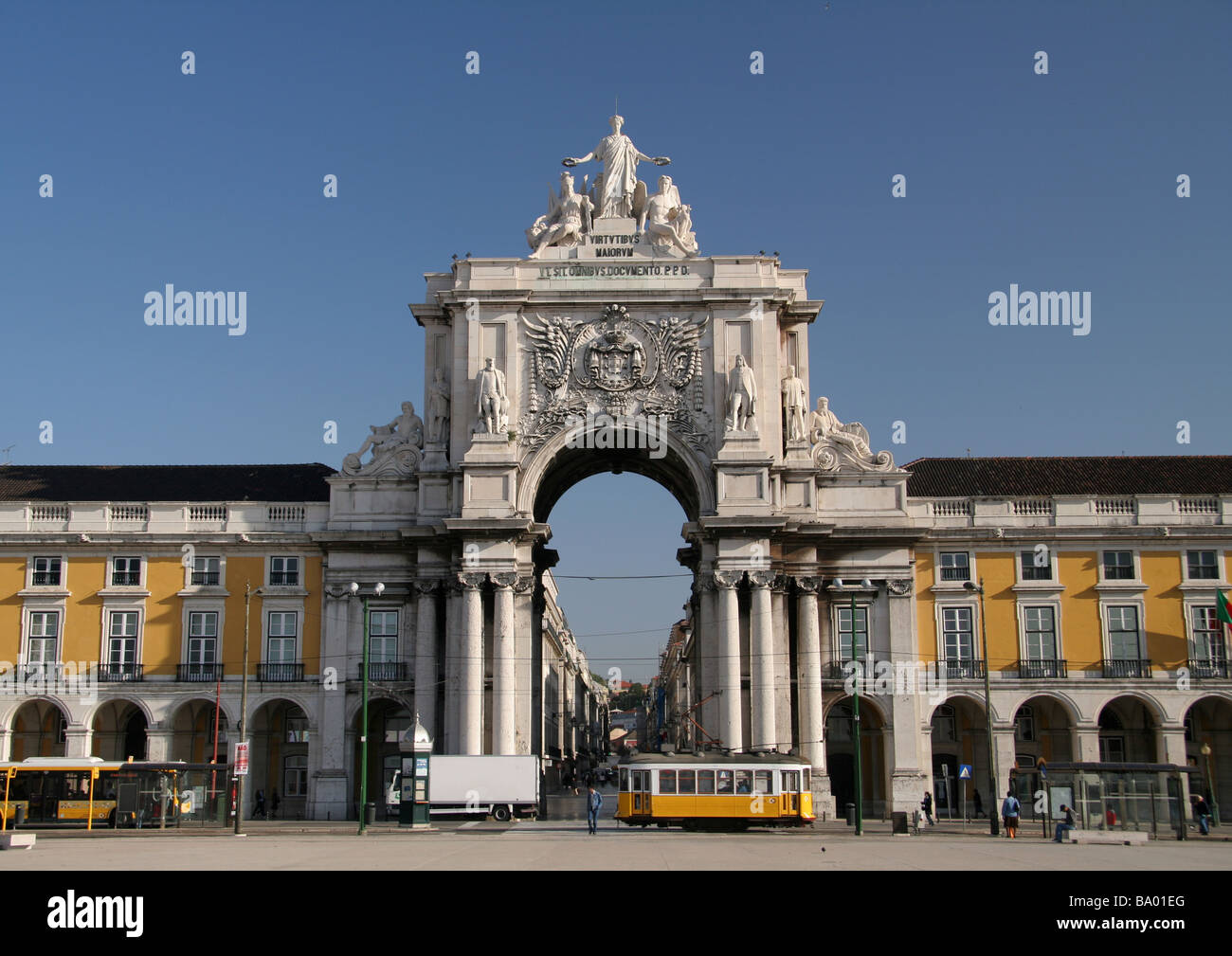 Arco da Rua Augusta at Praca do Cemercio Stock Photo - Alamy