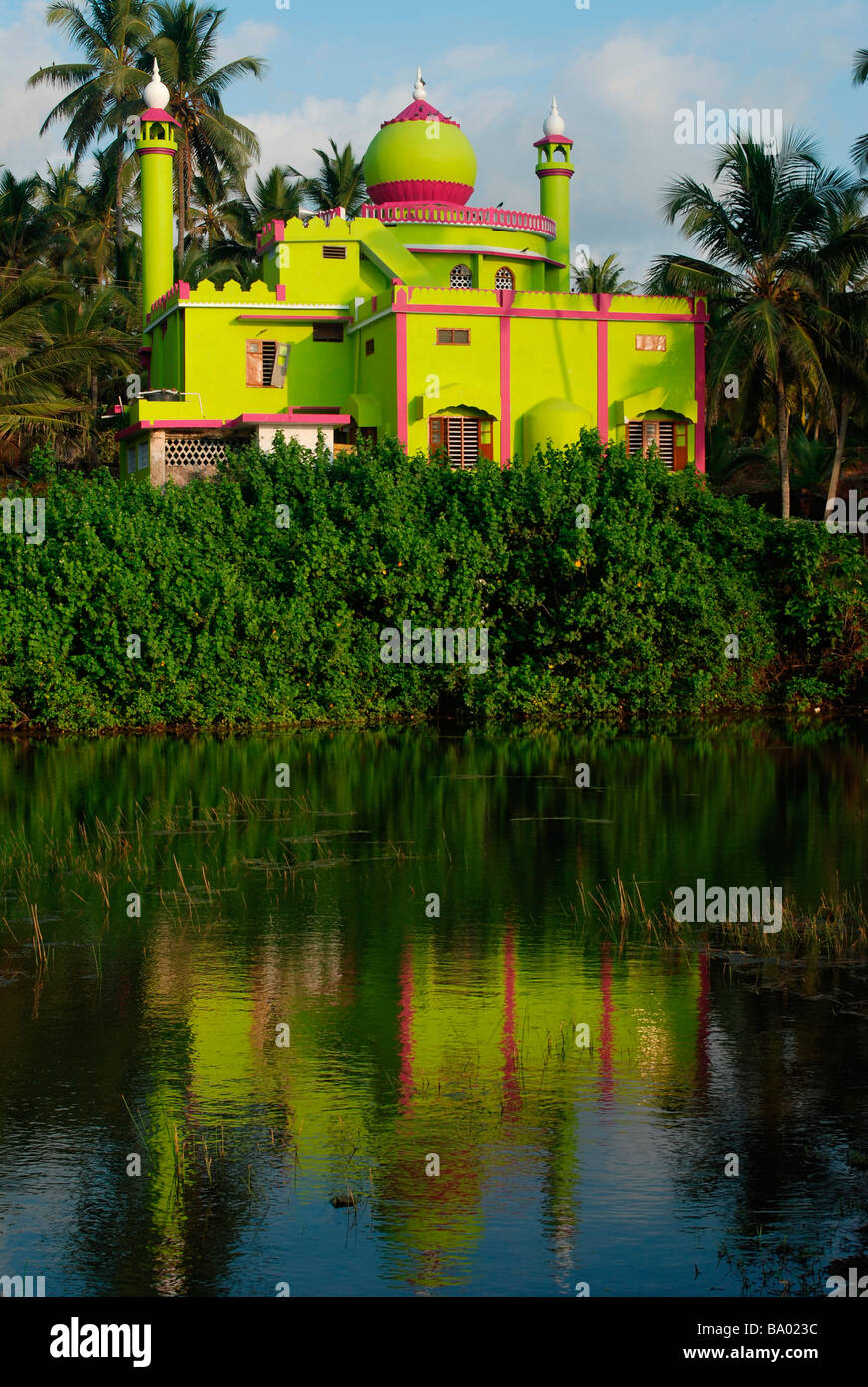 A green mosque ; India Stock Photo - Alamy