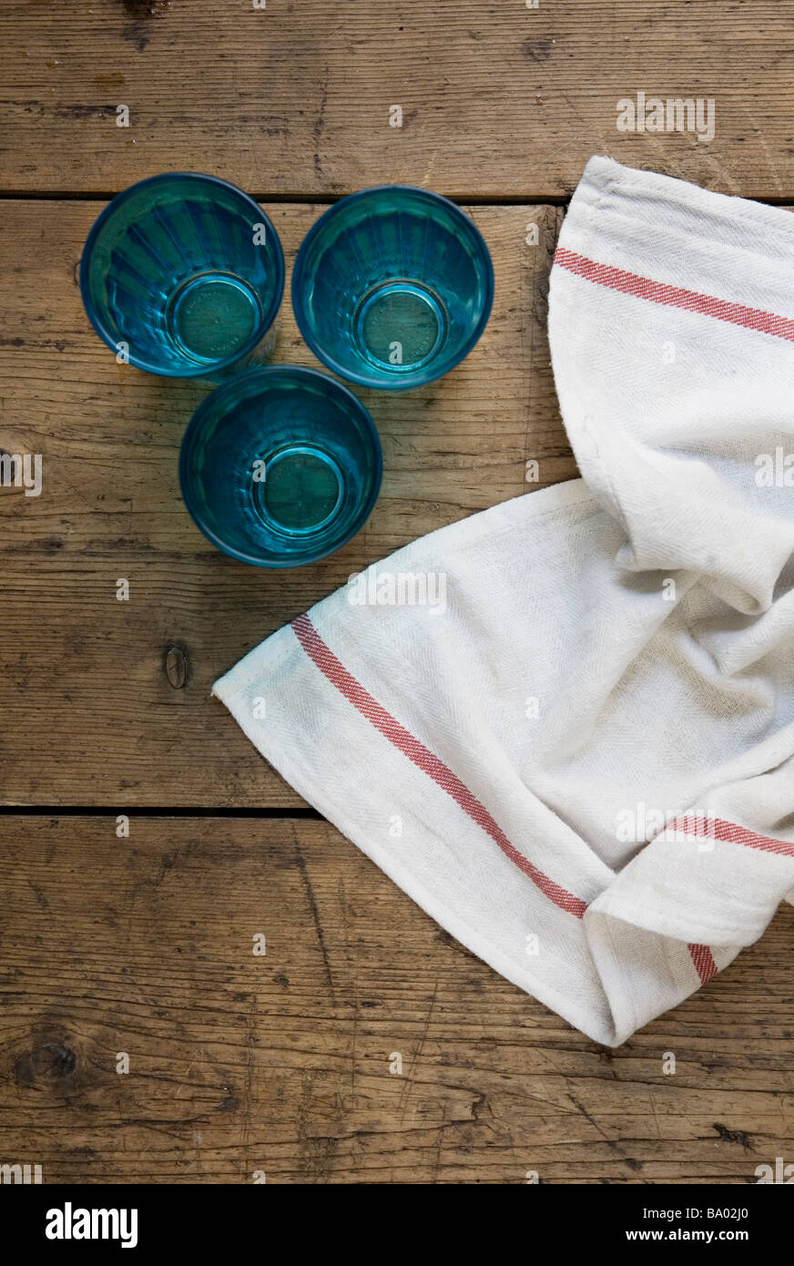 Blue table cloth hi-res stock photography and images - Alamy