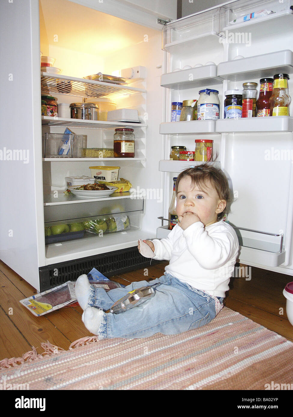 Unsupervised children hi-res stock photography and images - Alamy