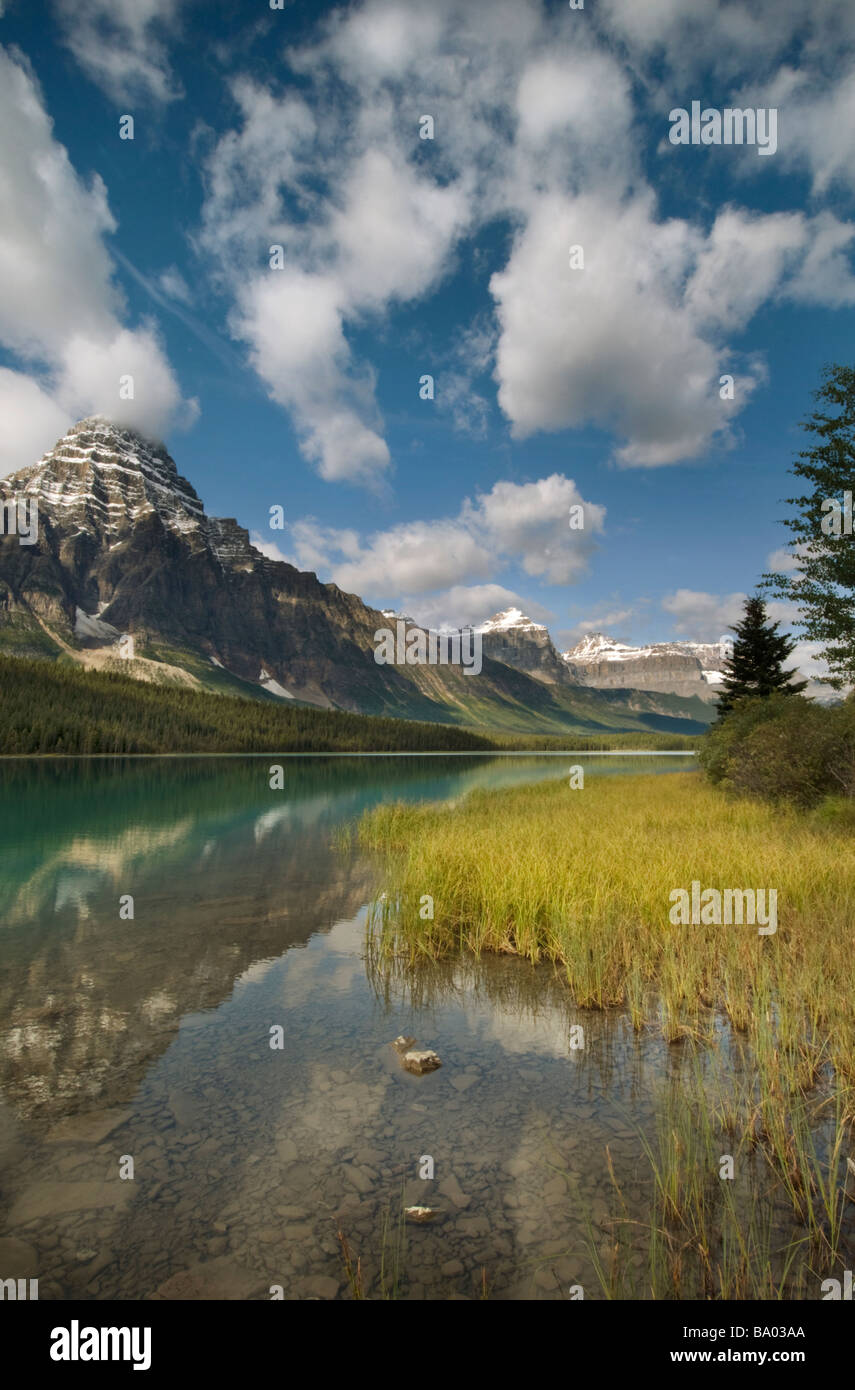 Waterfowl lake along the Icefields parkway Banff National Park Banff ...