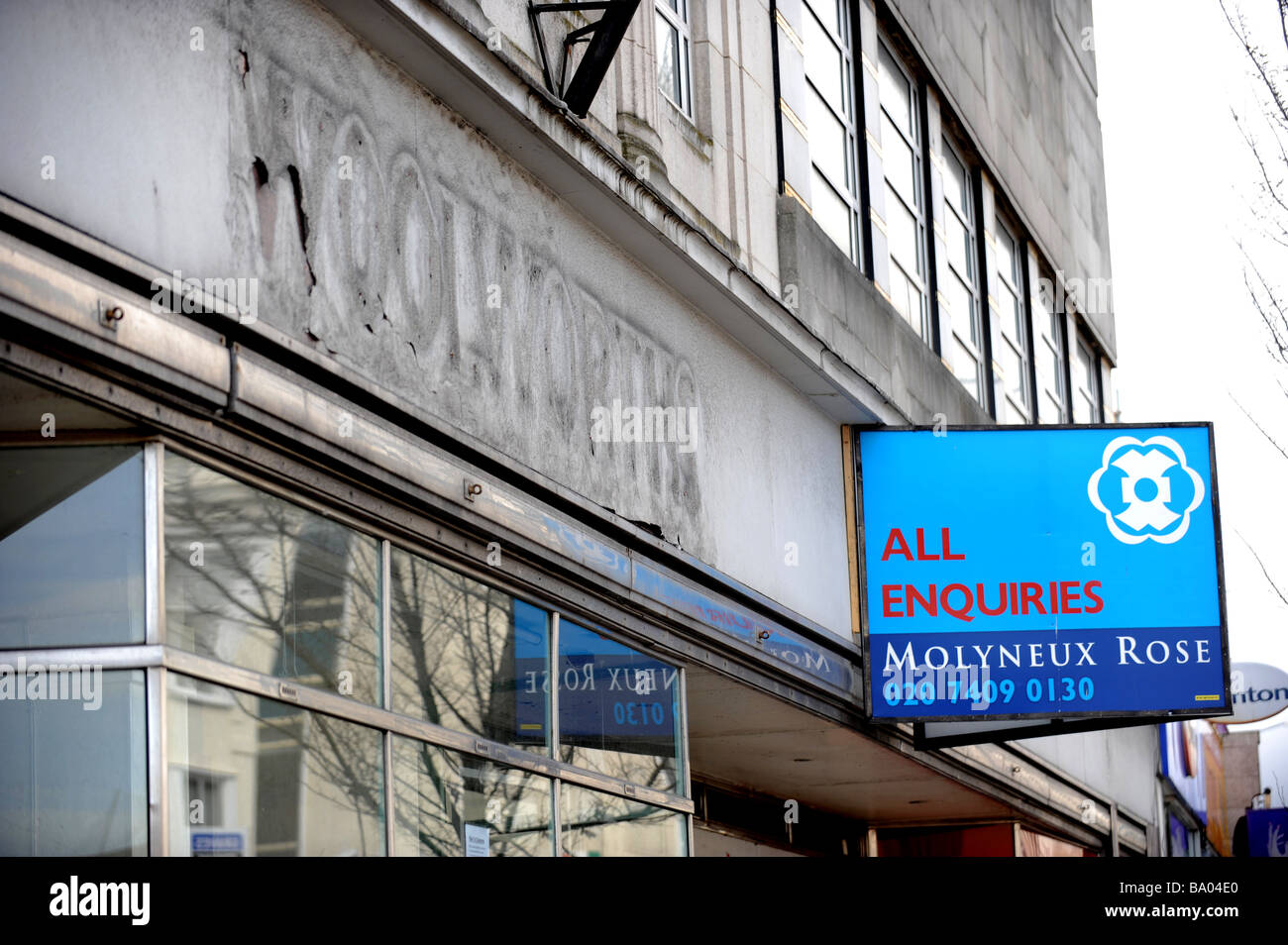 Woolworths sign hi-res stock photography and images - Alamy