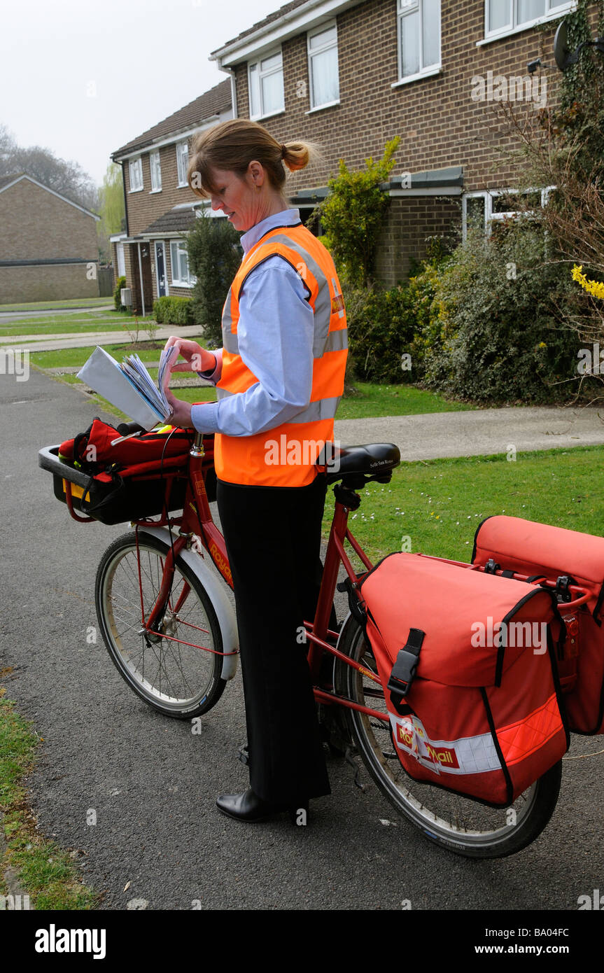 Postwomen postwoman hi-res stock photography and images - Alamy