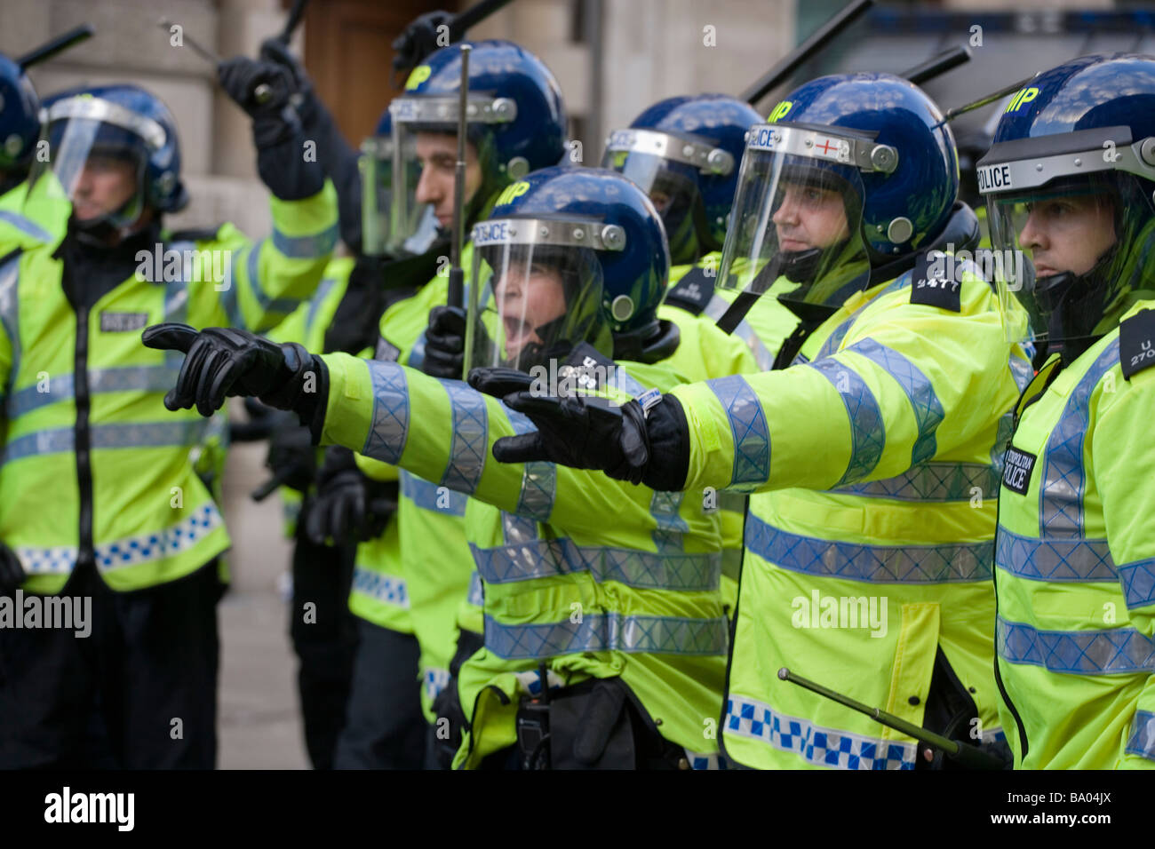 Police riot gear hi-res stock photography and images - Alamy