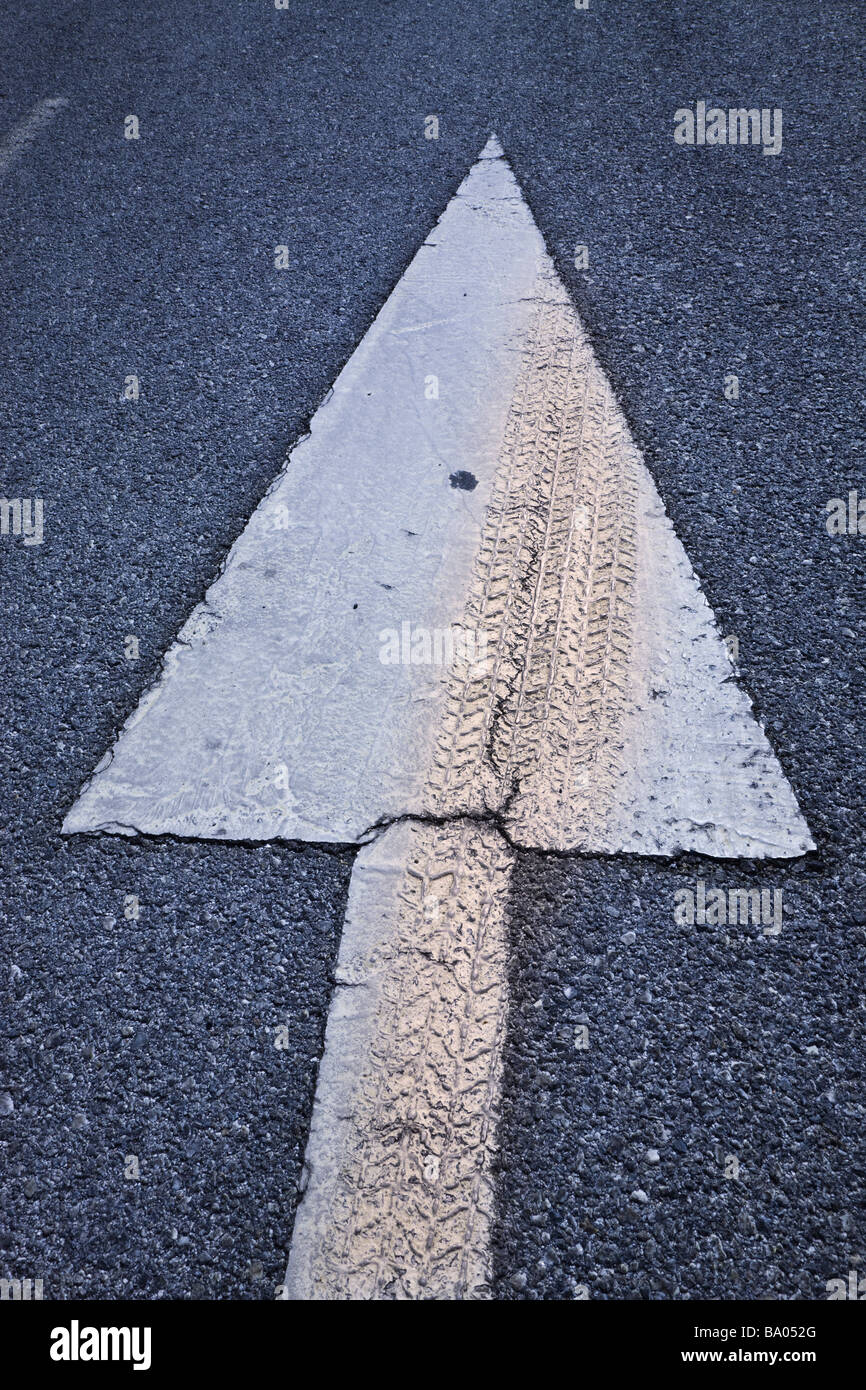 Tyre marks on road hi-res stock photography and images - Alamy