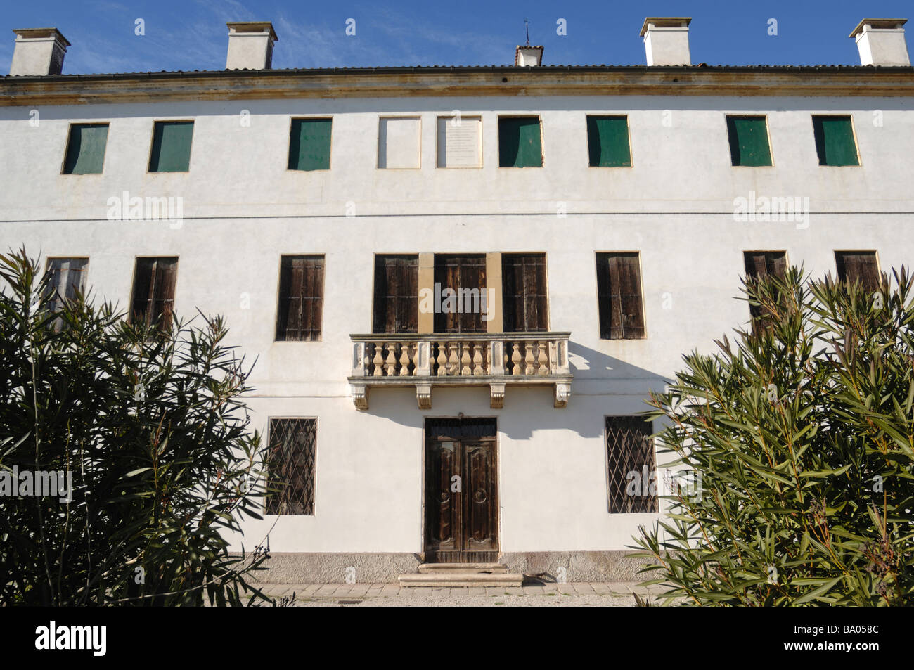Classical doors and windows hi-res stock photography and images - Alamy