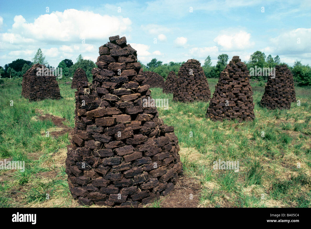 Traditional peat stack hi-res stock photography and images - Alamy