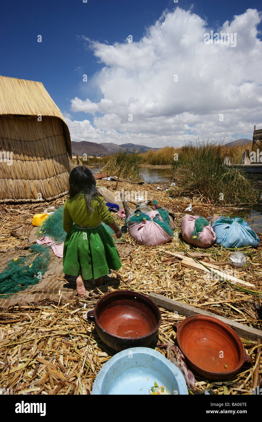 Indigenous girl peru hi-res stock photography and images - Alamy
