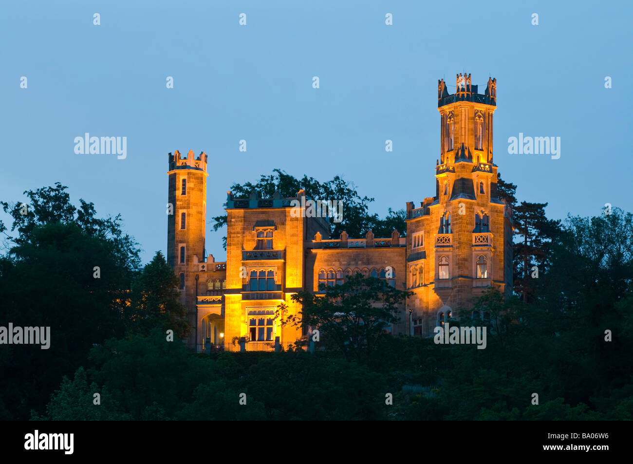 Elbe Schloss Eckberg bei Daämmerung Dresden Sachsen Deutschland Dresden ...