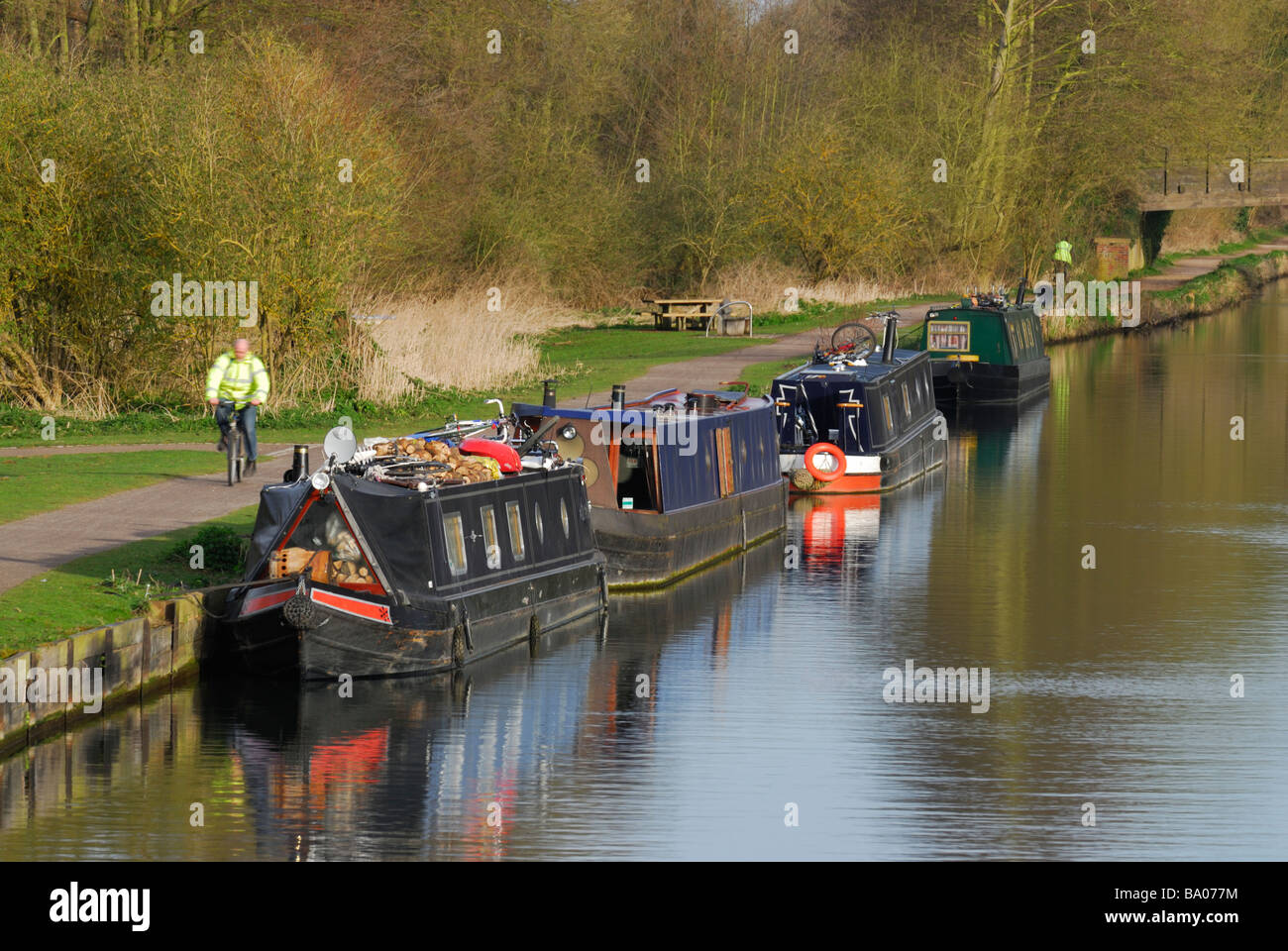 Cycling near river lee hi-res stock photography and images - Alamy