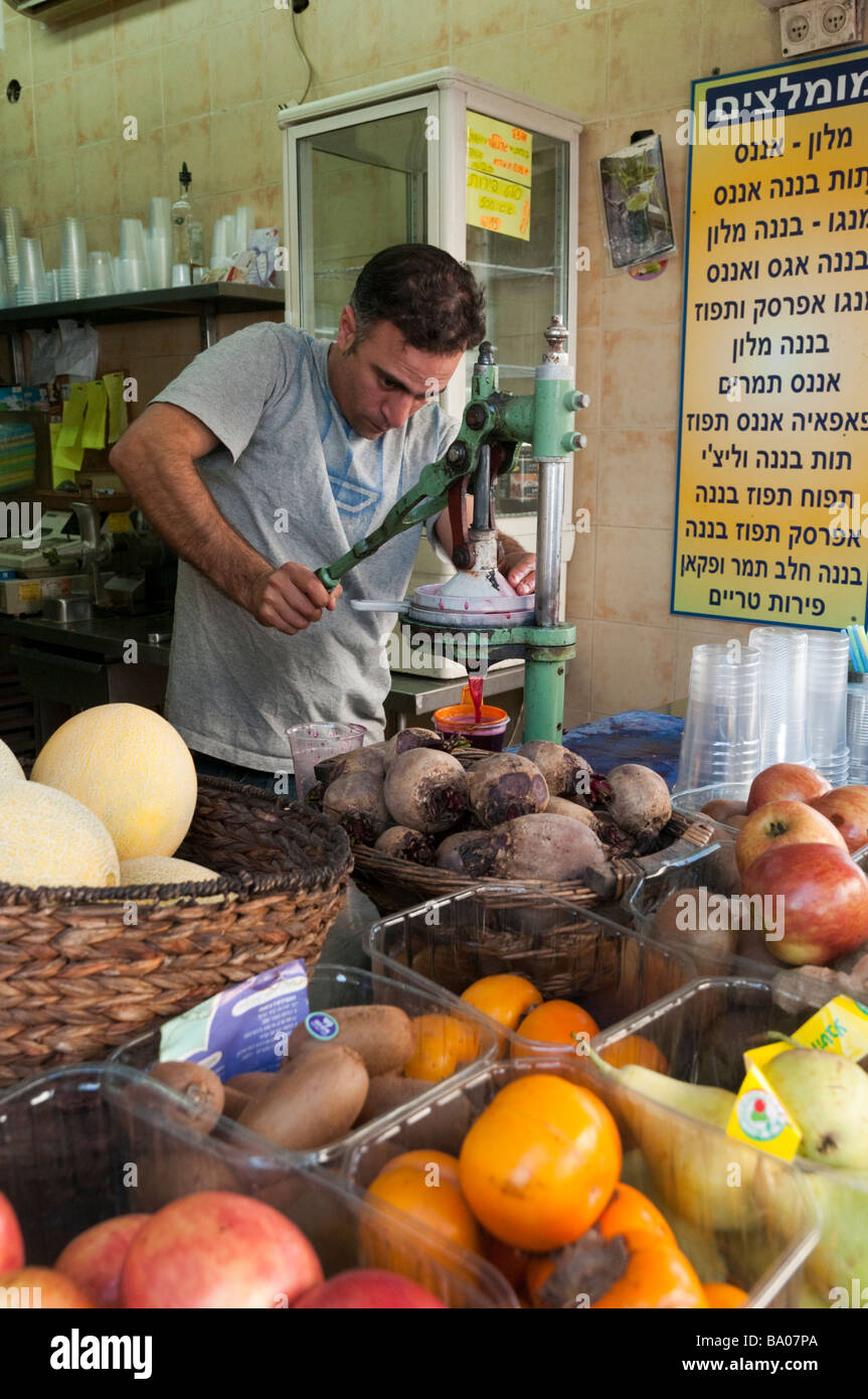 Fruit juice stall hi-res stock photography and images - Alamy
