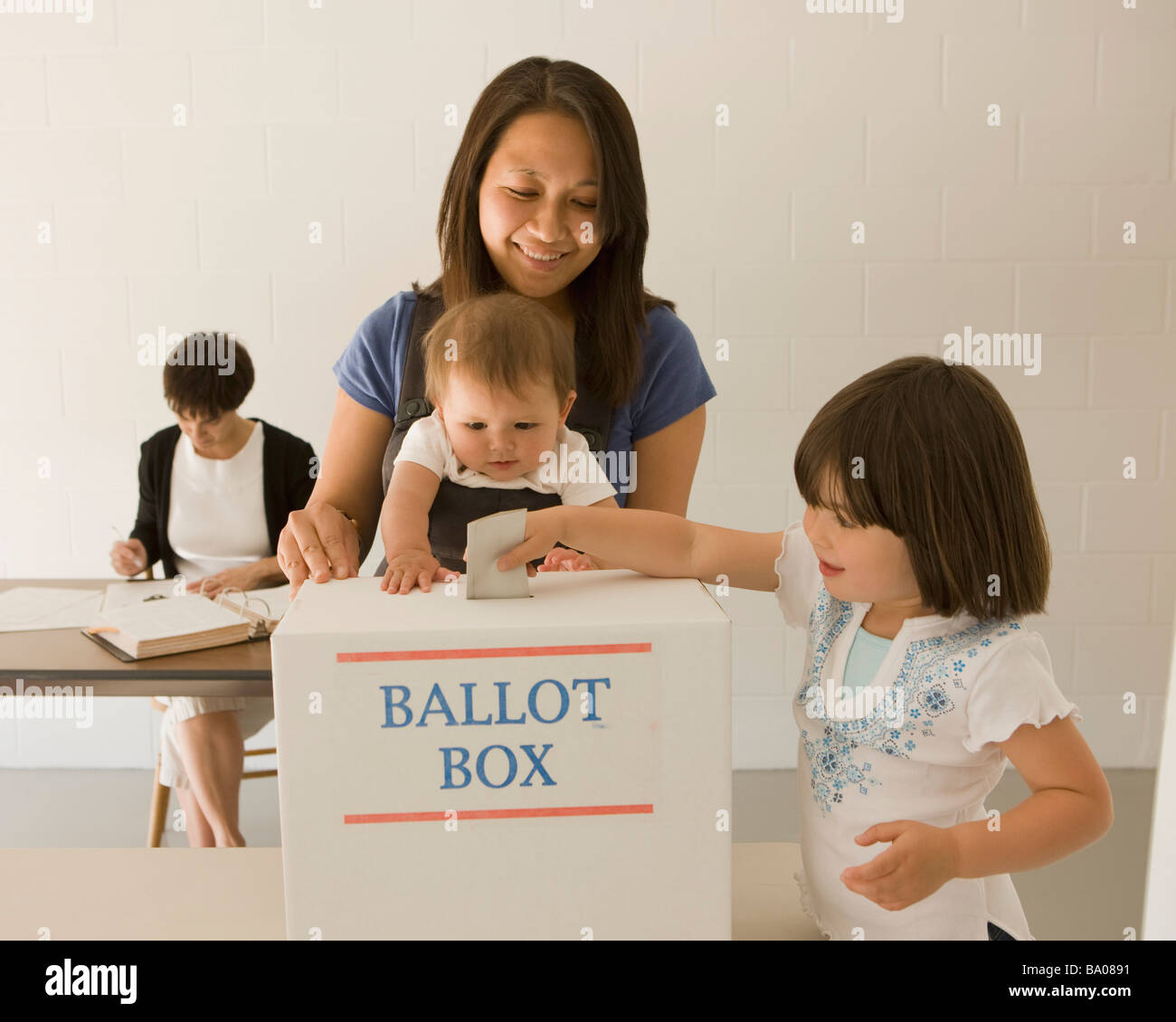 Voting sisters hi-res stock photography and images - Alamy