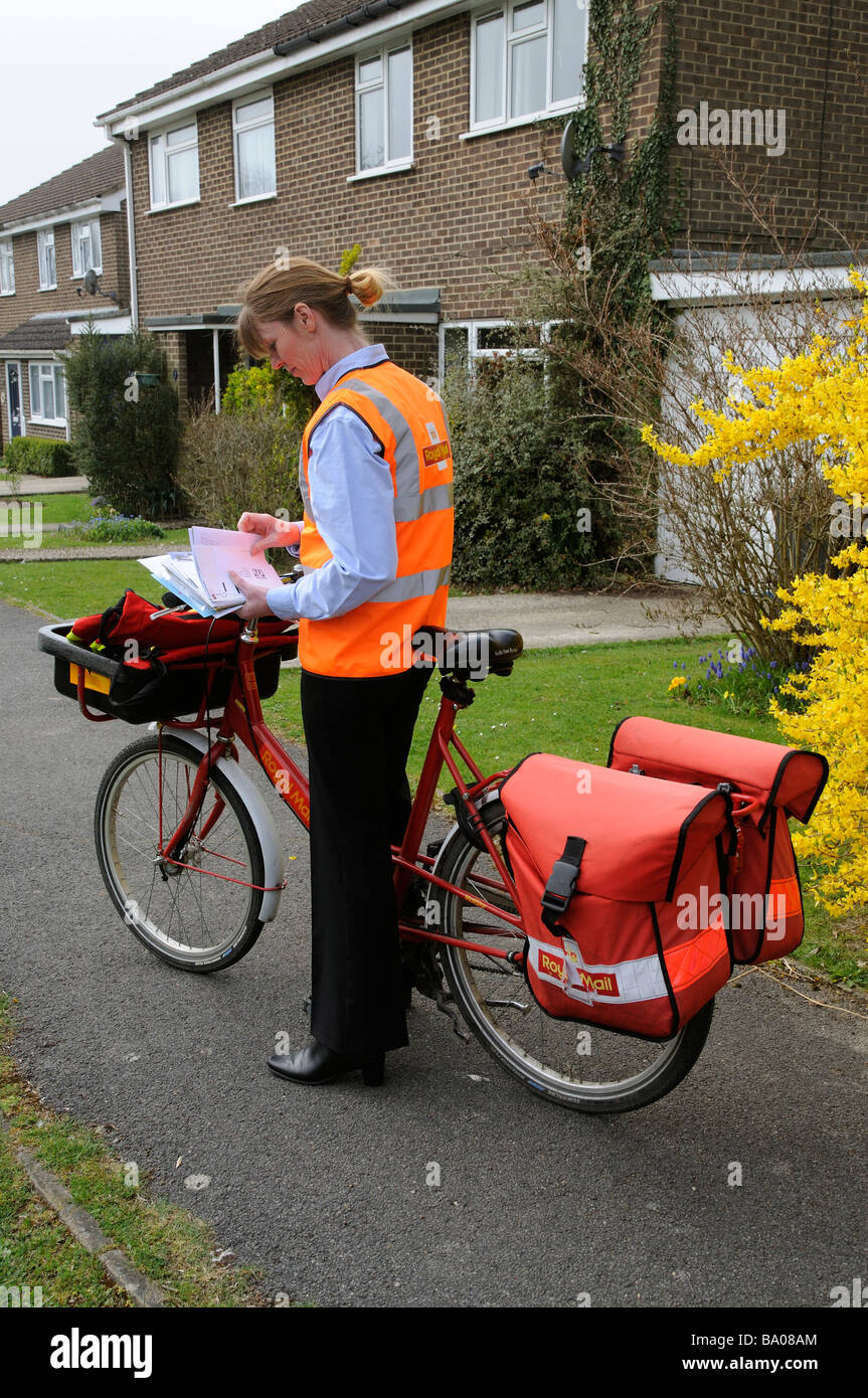 Postwomen postwoman hi-res stock photography and images - Alamy