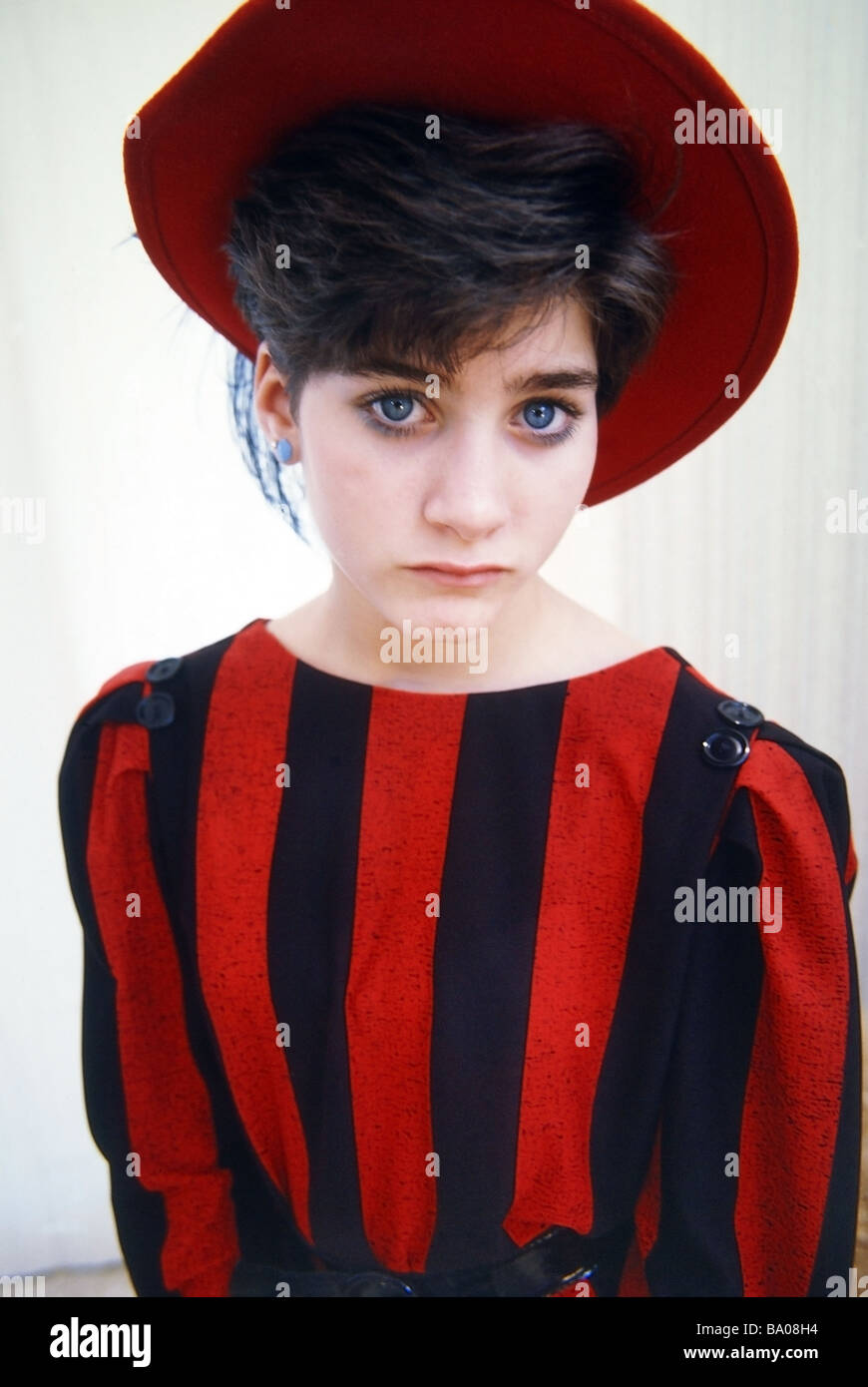 Innocent looking teen girl hi-res stock photography and images - Alamy