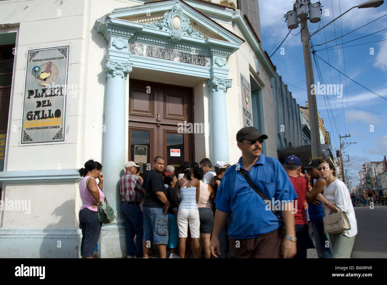 Cuban people hi-res stock photography and images - Alamy