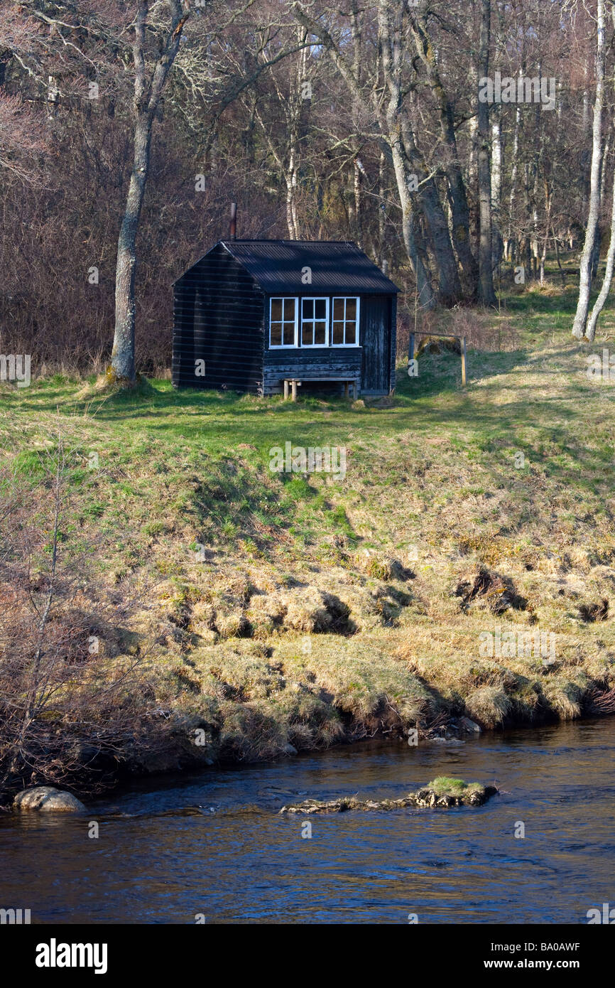 Salmon fisher's wooden bothy refuge shelter, hut, house, riverside ...