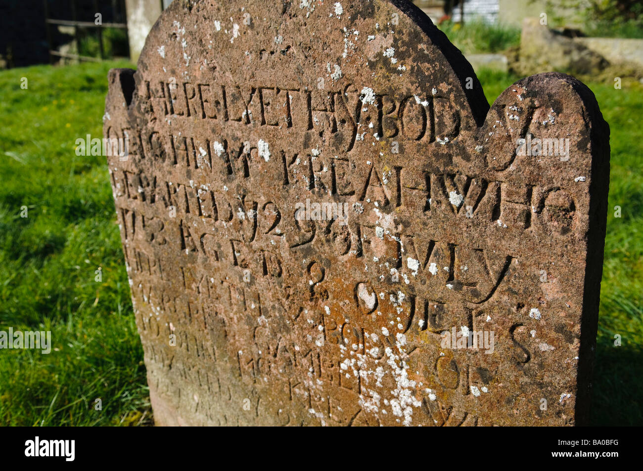 Gravestone 1700s hi-res stock photography and images - Alamy