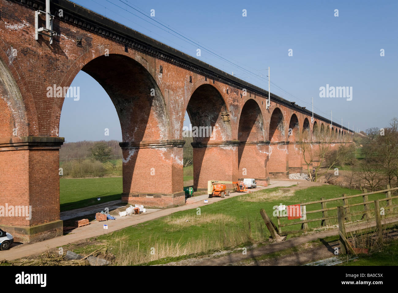Twemlow viaduct near Holmes Chapel. Cheshire. UK Stock Photo - Alamy