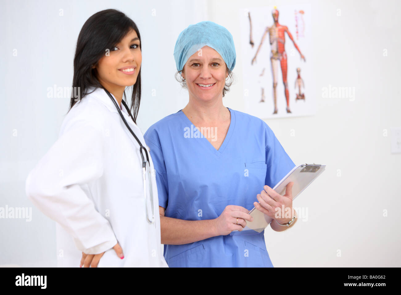 Medical personnel hi-res stock photography and images - Alamy