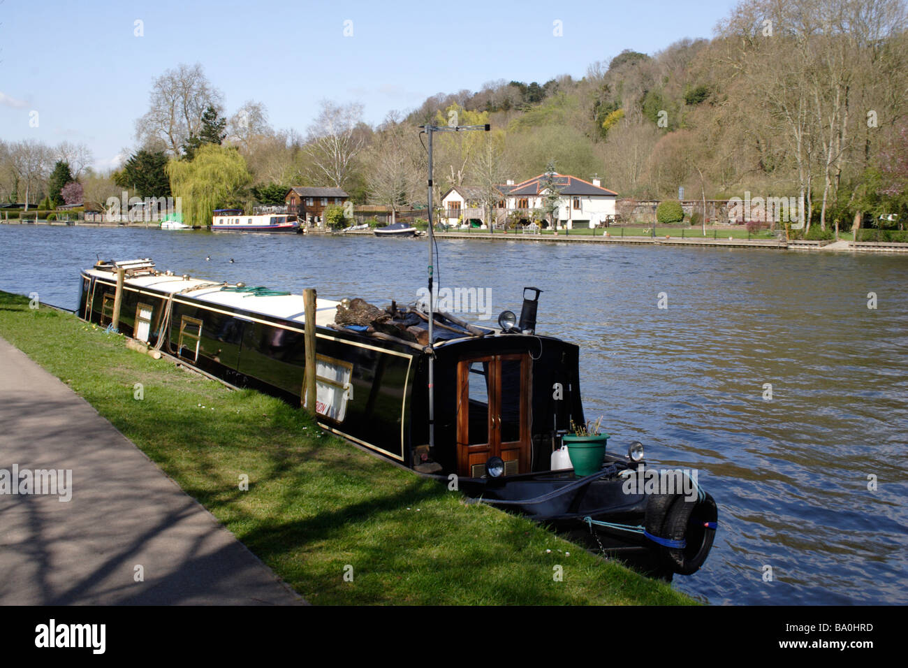 Houseboat river thames hi-res stock photography and images - Alamy