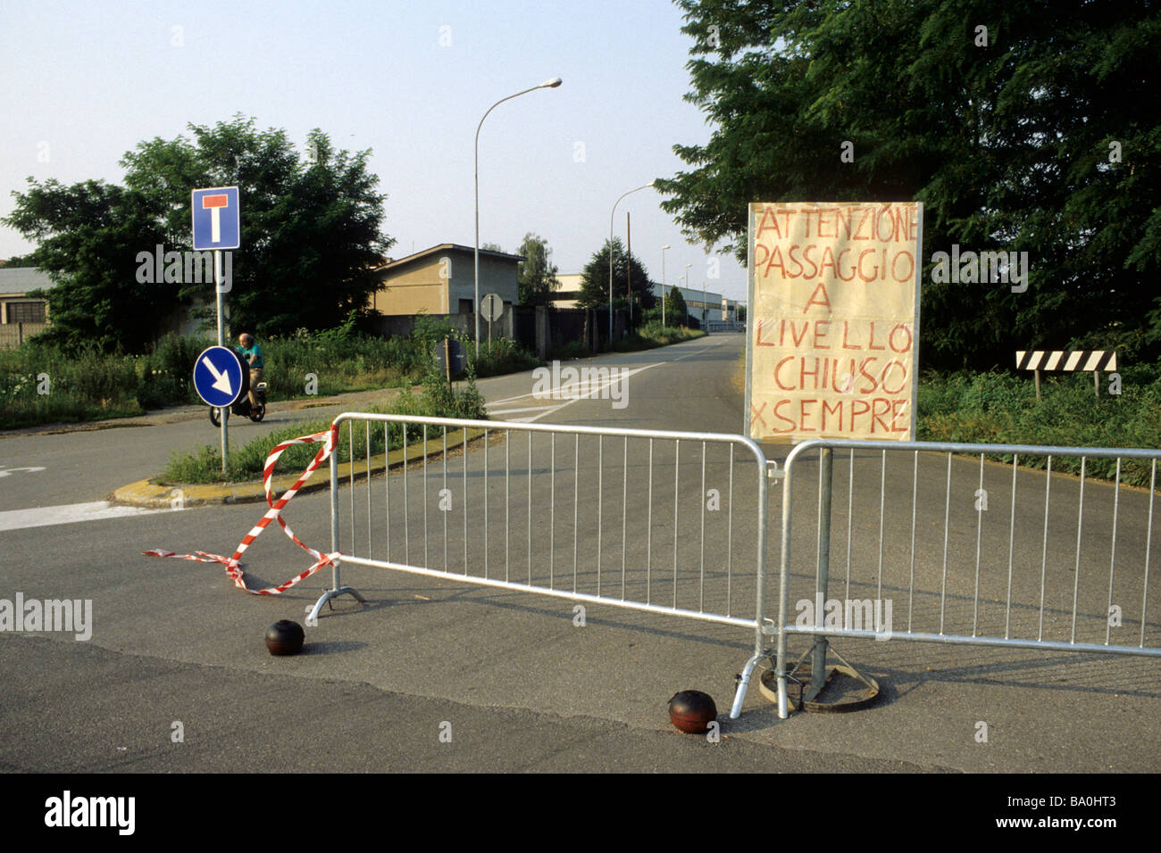 Damaged traffic signs hi-res stock photography and images - Alamy