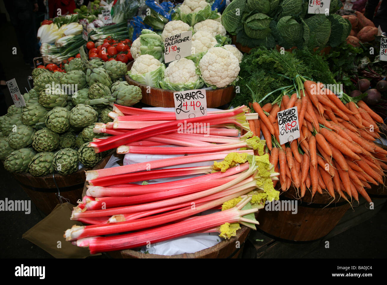 An organic vegetable stall selling produce at Borough Market Stock ...
