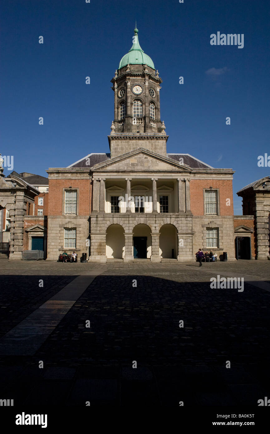 Castle street dublin hi-res stock photography and images - Alamy