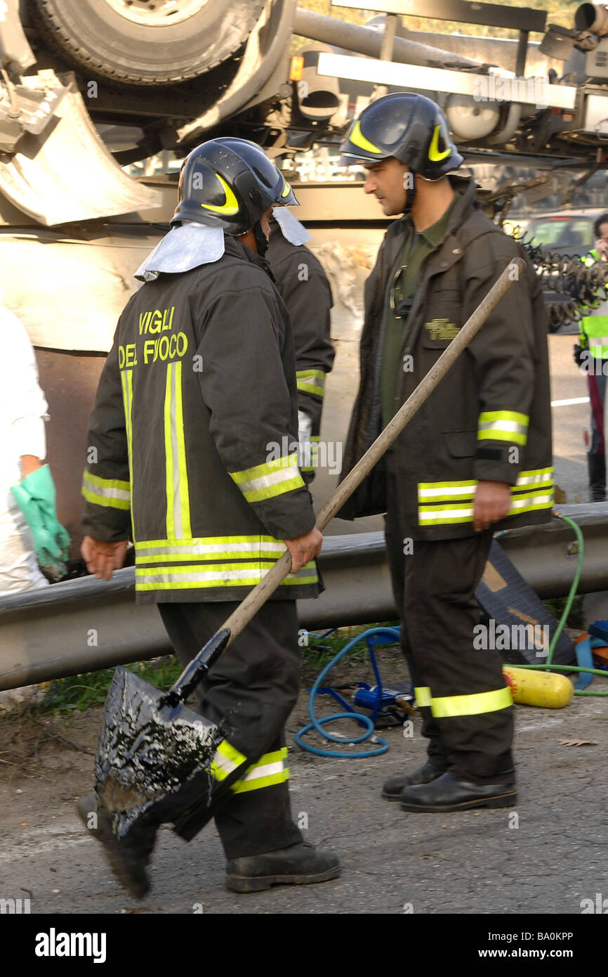 Fast action response team hi-res stock photography and images - Alamy