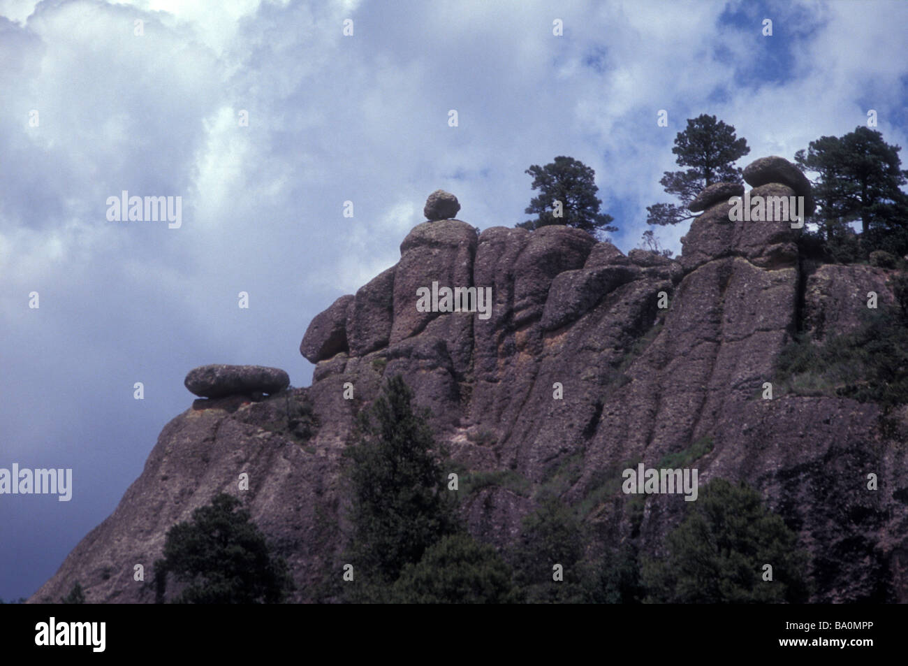 Physical weathering rocks hi-res stock photography and images - Alamy