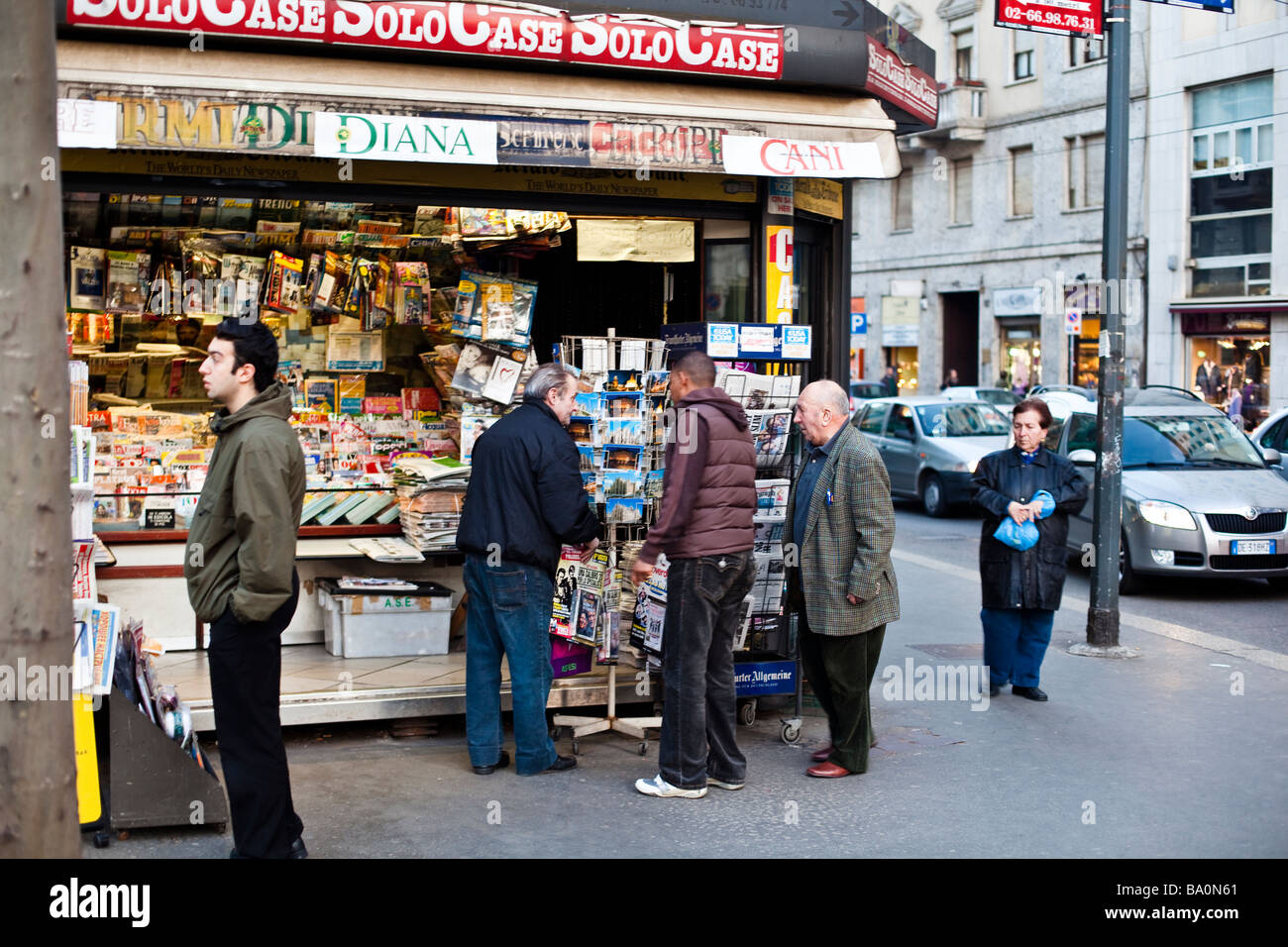 Newspaper Kiosk In Italy High Resolution Stock Photography and Images ...