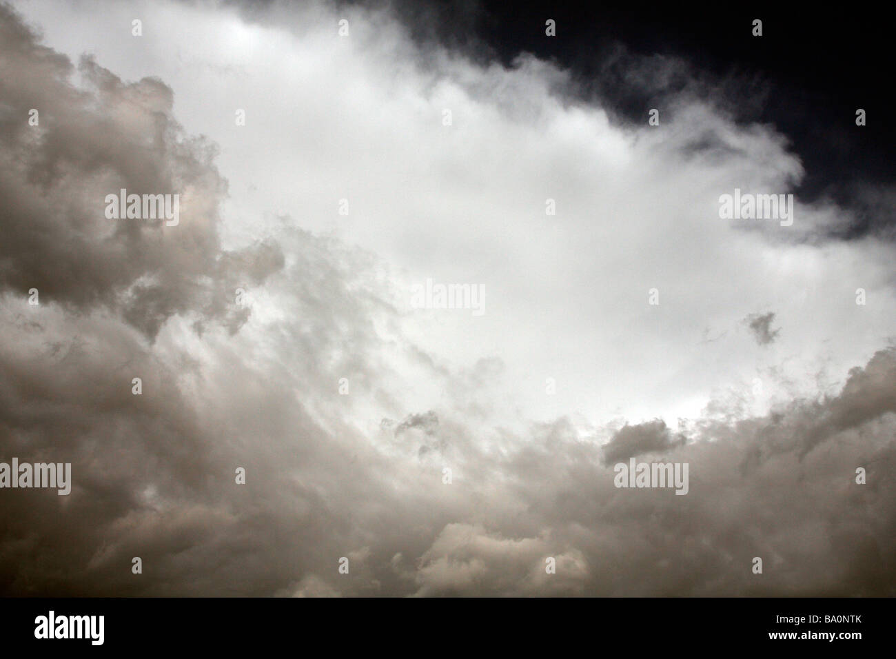 High contrast clouds thunderstorm horizontal landscape Stock Photo - Alamy