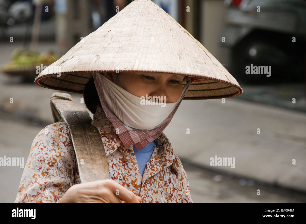 portrait of Vietnamese vendor in Hanoi Stock Photo - Alamy