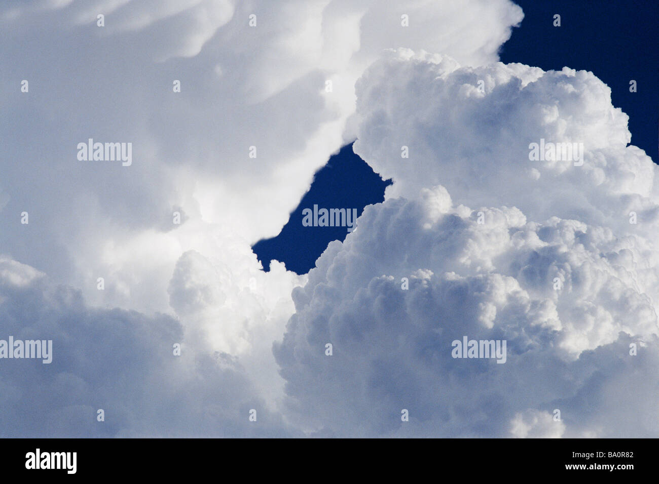 Nimbostratus rain cloud hi-res stock photography and images - Alamy