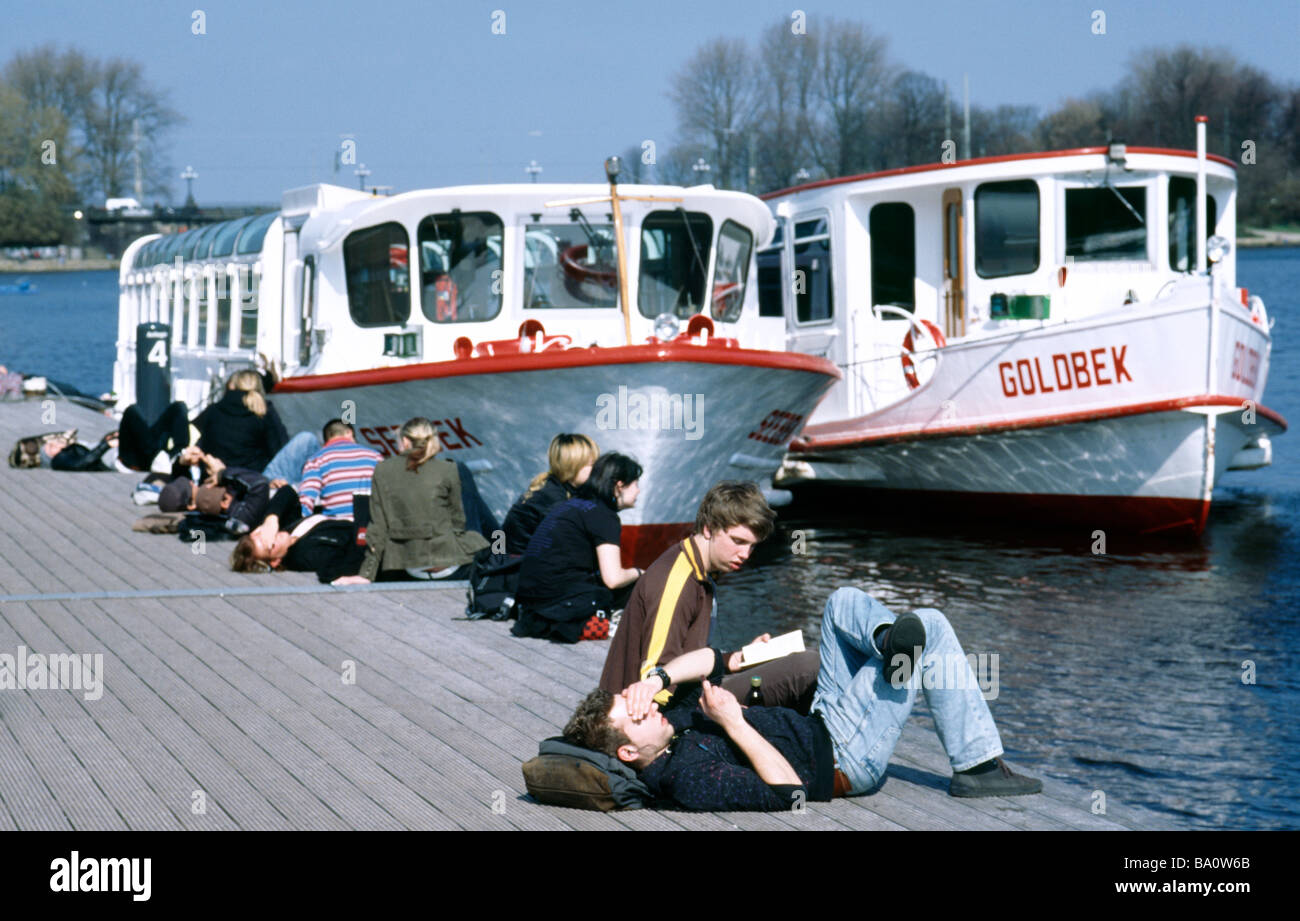 April 2, 2009 - Locals and tourists alike enjoy the first warm day of ...