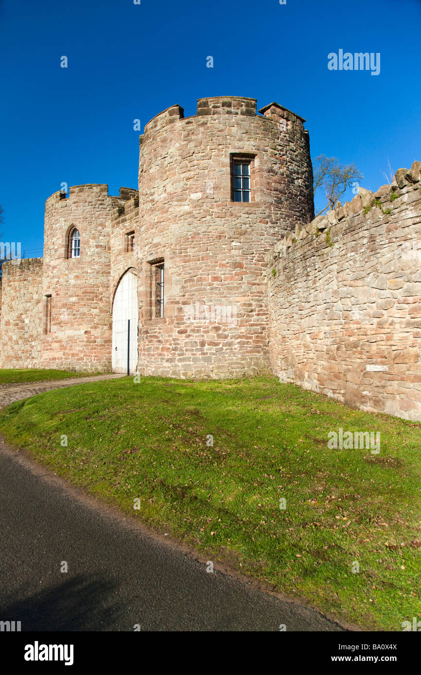 English heritage castle hi-res stock photography and images - Alamy