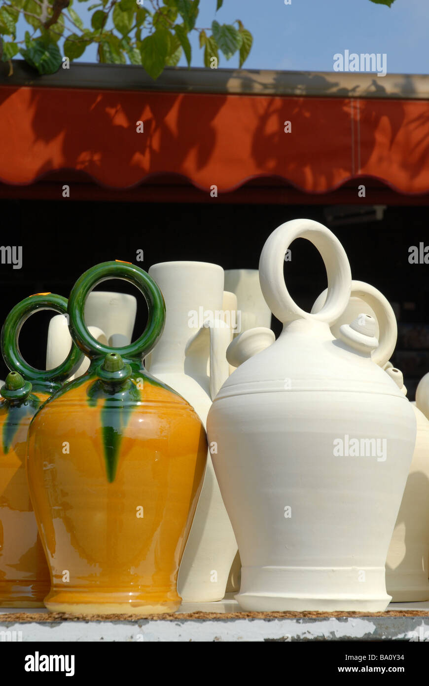 Spanish pottery hi-res stock photography and images - Alamy