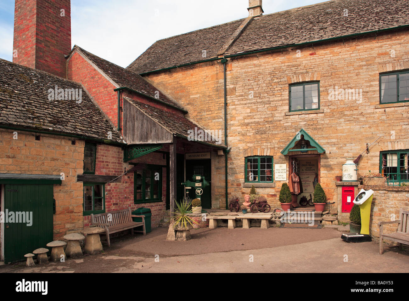 The Old Mill, Lower Slaughter, the Cotswolds Stock Photo - Alamy