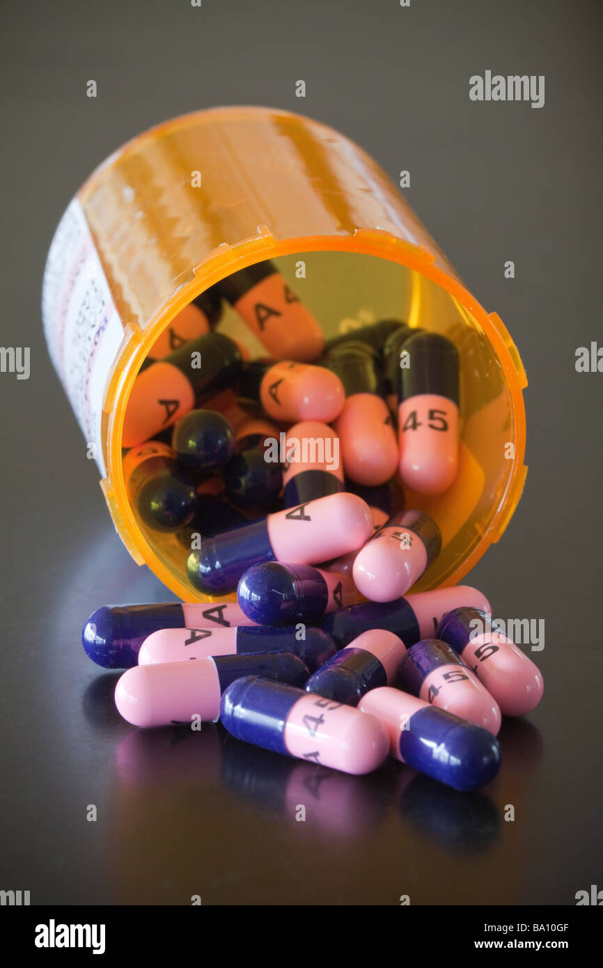 Antibiotic resistant bacteria hi-res stock photography and images - Alamy