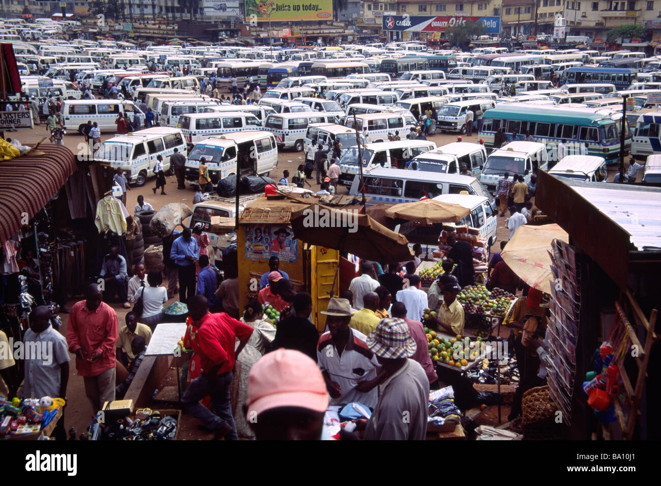 Bus station in Kampala Stock Photo - Alamy