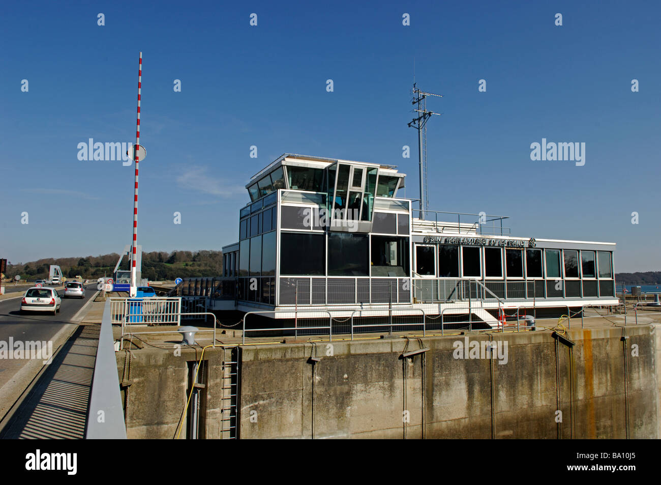 Tidal power station and the rance dam hi-res stock photography and ...