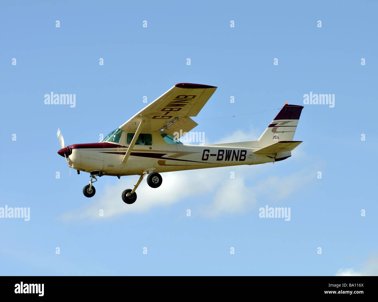 Cessna 152 landing at Wellesbourne Airfield, Warwickshire, England, UK ...