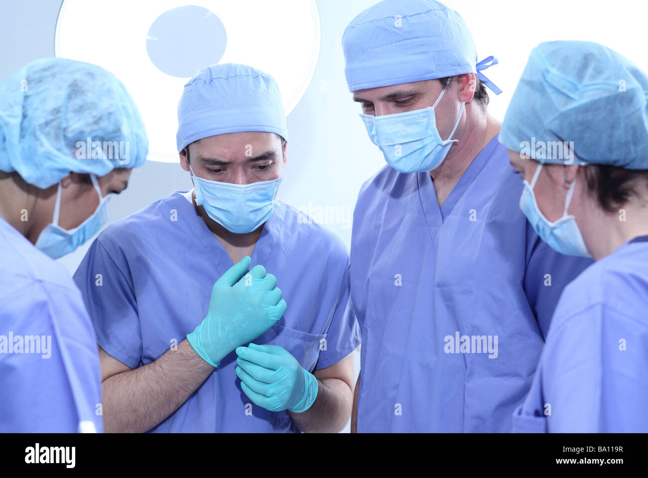 Operating room hi-res stock photography and images - Alamy
