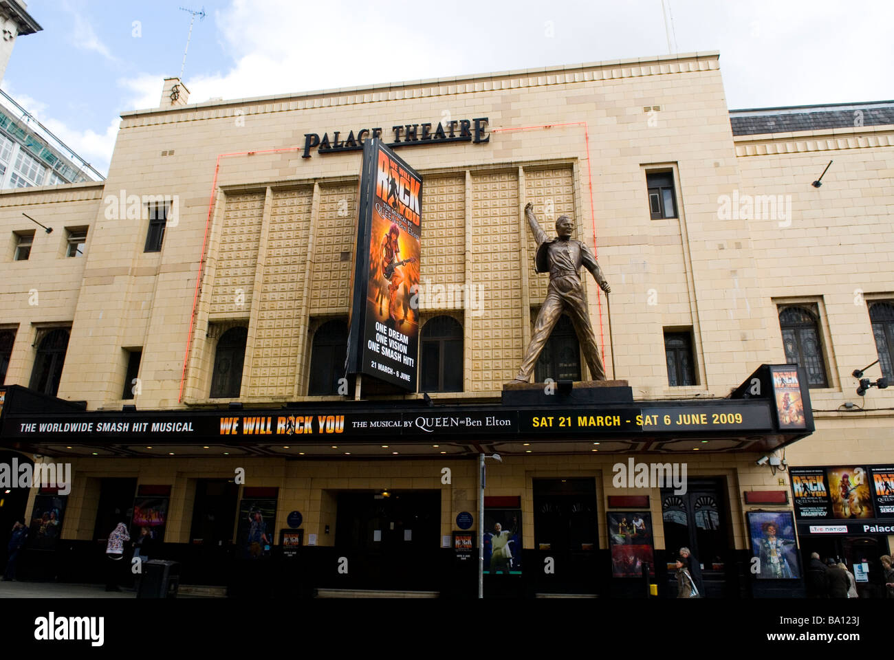 Palace theatre Manchester City centre UK Stock Photo - Alamy