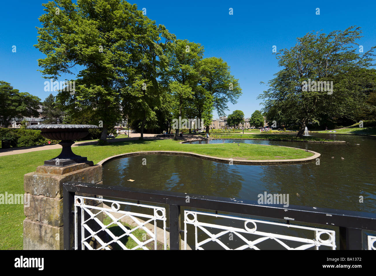 View from Bridge over the lake in the Pavilion Gardens, Buxton, Peak ...