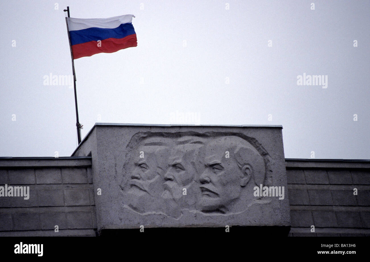 Engels, Marx, Lenin In The New Russia Stock Photo - Alamy